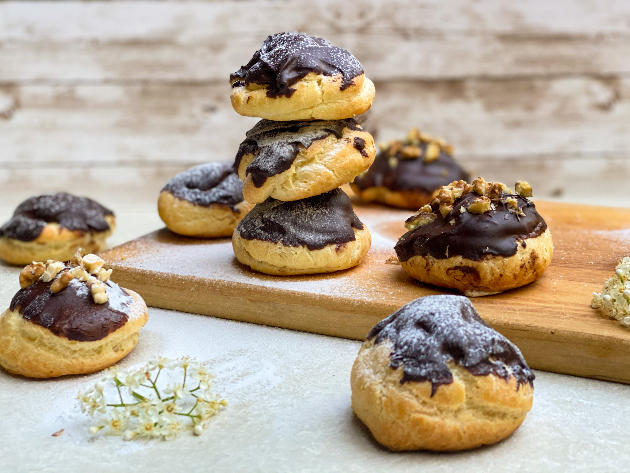 Orange chocolate cream puffs (Choux a la creme) | Halicopter Away