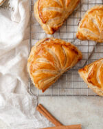 Chaussons aux pommes (apple turnovers) | Halicopter Away